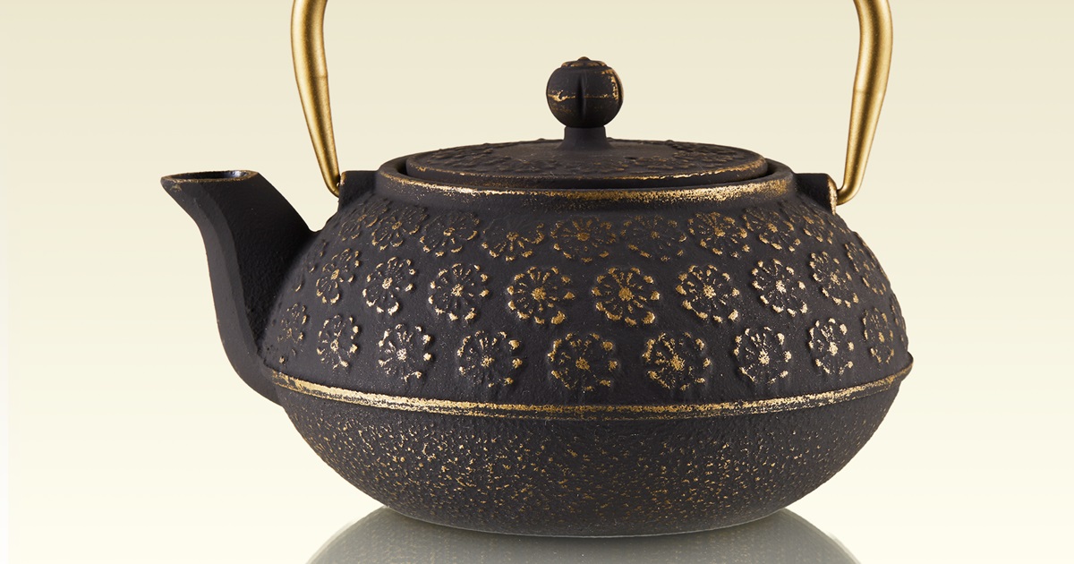 Sakura Teapot in Black (600ml) | TWG Tea